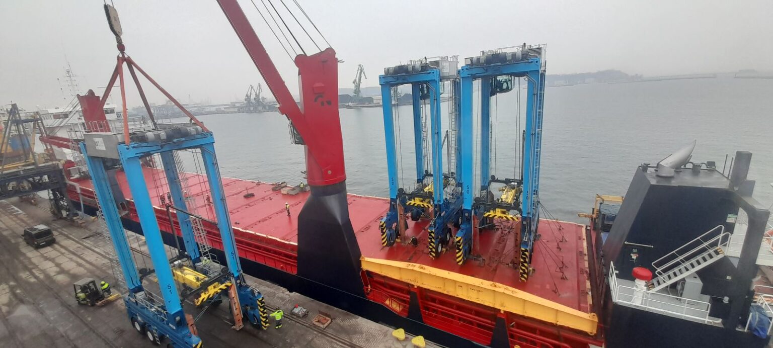 Only a few days to go - New Straddle Carriers arriving at RST ...